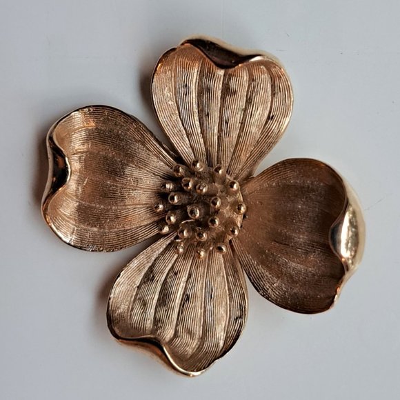 Trifari | Jewelry | Vintage Trifari Dogwood Flower Pin | Poshmark